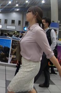 大きな乳房OL が半額 | Xcolle