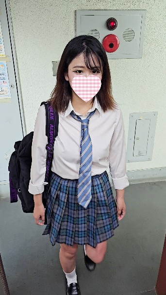 【スジマン1名】ノーパンJK59、60，61 が半額 | Xcolle