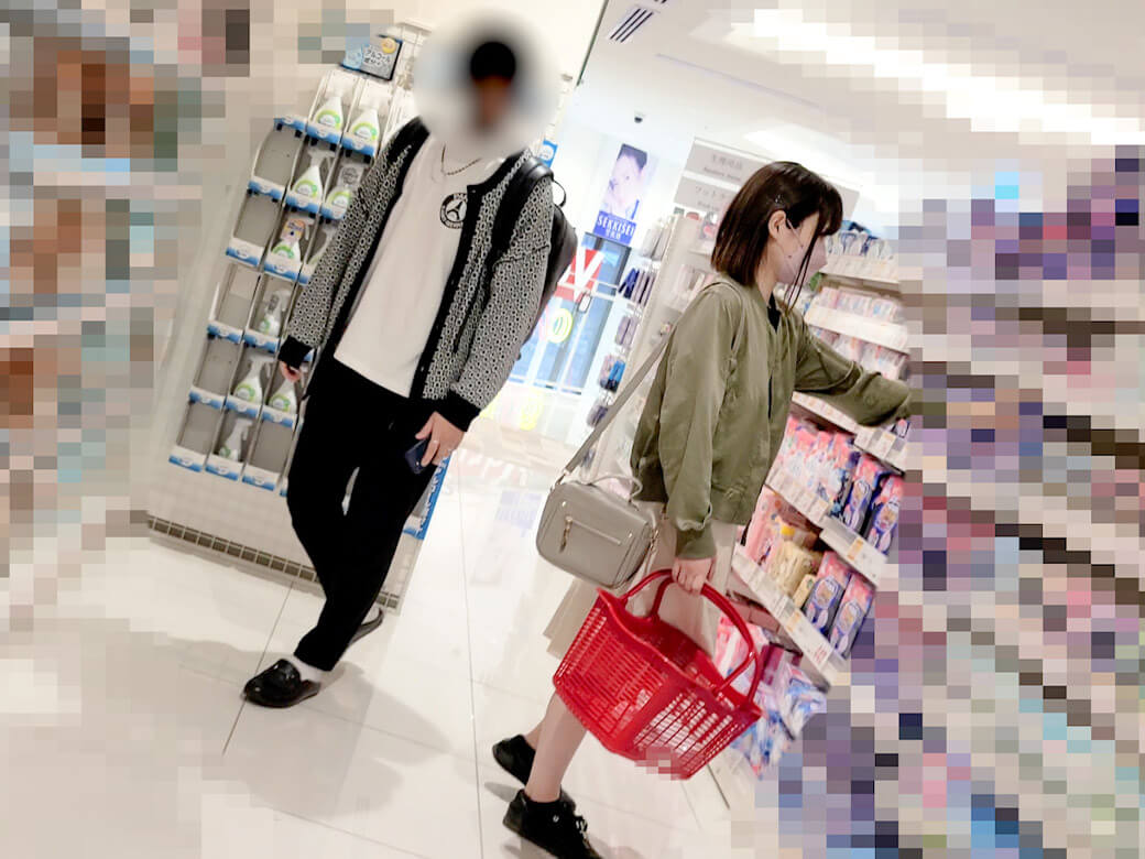 撮影バレした同業者【禁断の逆さ撮り】ネコのスカート捲り編vol.19 が半額 | Xcolle