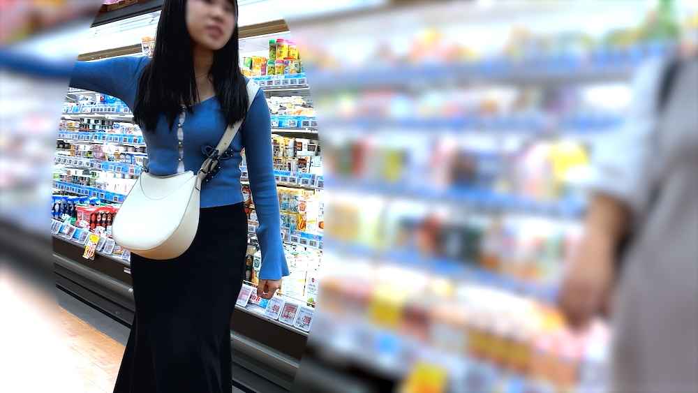 【4K・高画質】#13 弟想いの優しいお姉ちゃんの若さ溢れる大きめプリ尻で黒スカ突き破って透けるPライン が半額 | Xcolle