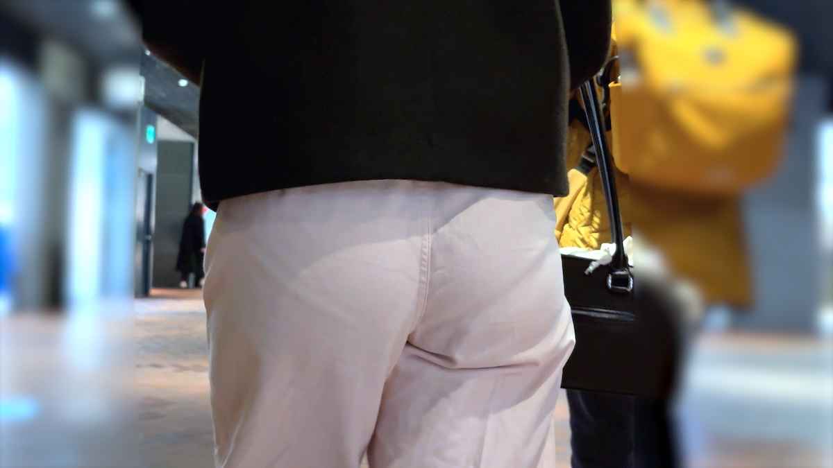 【4K・高画質】#37 白パンJD2名の透けるPラインに視線釘付け が半額 | Xcolle