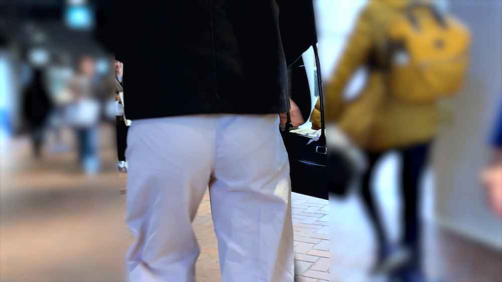 【4K・高画質】#37 白パンJD2名の透けるPラインに視線釘付け が半額 | Xcolle