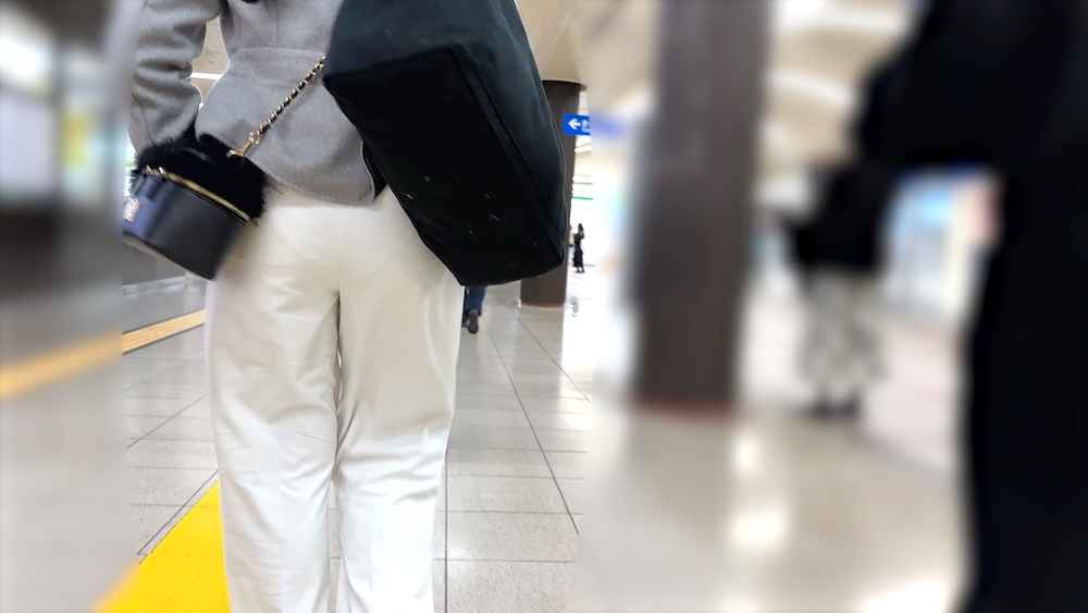 【4K・高画質】#37 白パンJD2名の透けるPラインに視線釘付け が半額 | Xcolle