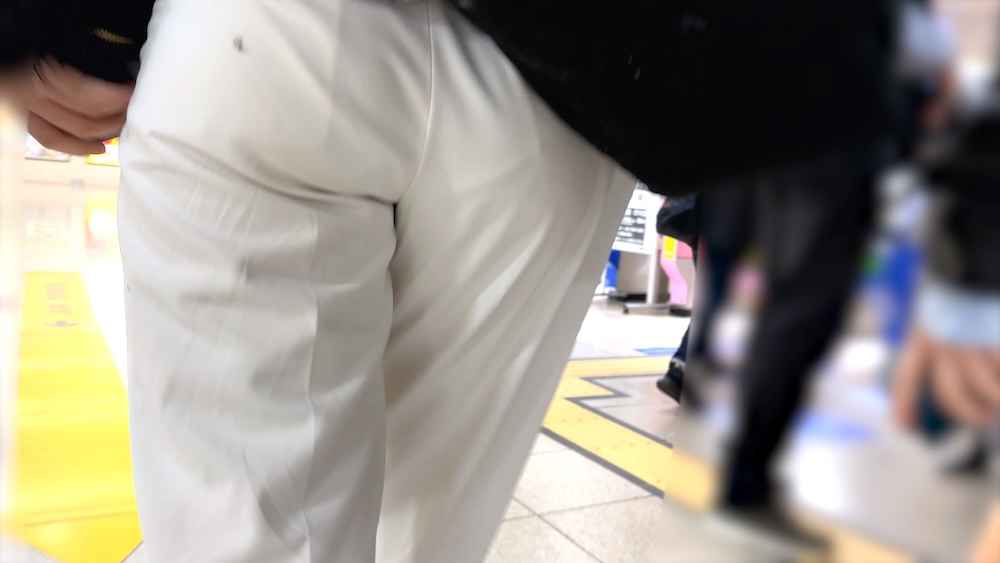 【4K・高画質】#37 白パンJD2名の透けるPラインに視線釘付け が半額 | Xcolle