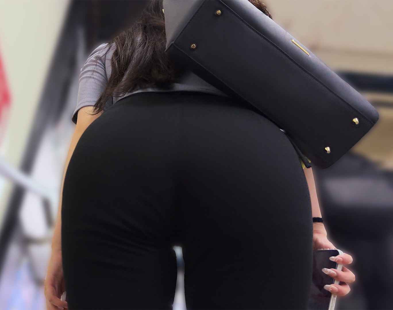 歩行記録0308「魅惑的OLさんのデカ尻密着クロッチ確認」(2名) が半額 | Xcolle